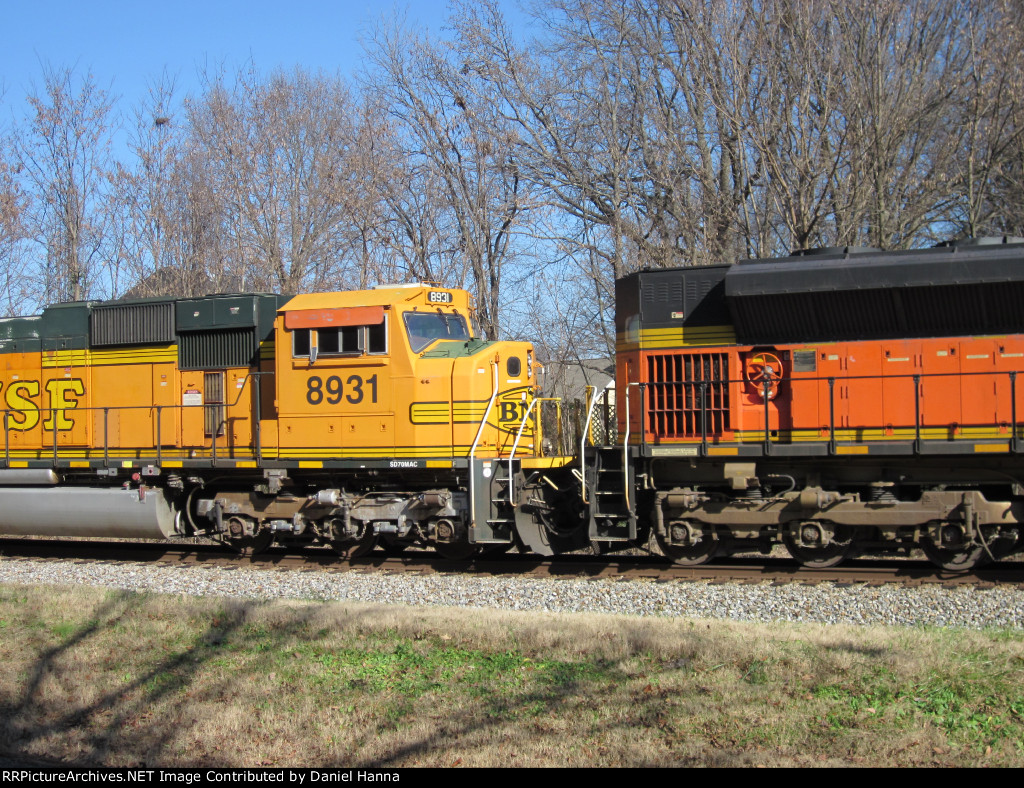 BNSF 8931